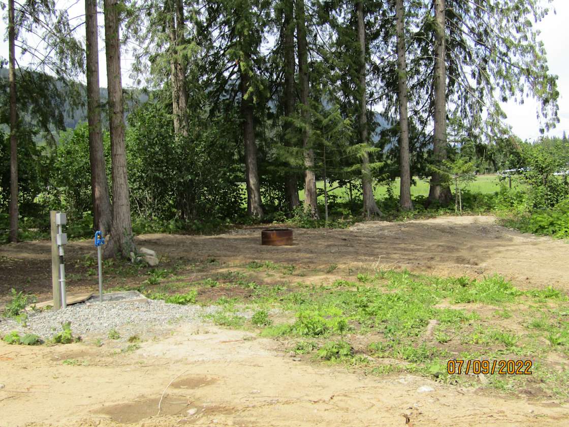 Dusty Acres - Hipcamp in Grindrod, British Columbia