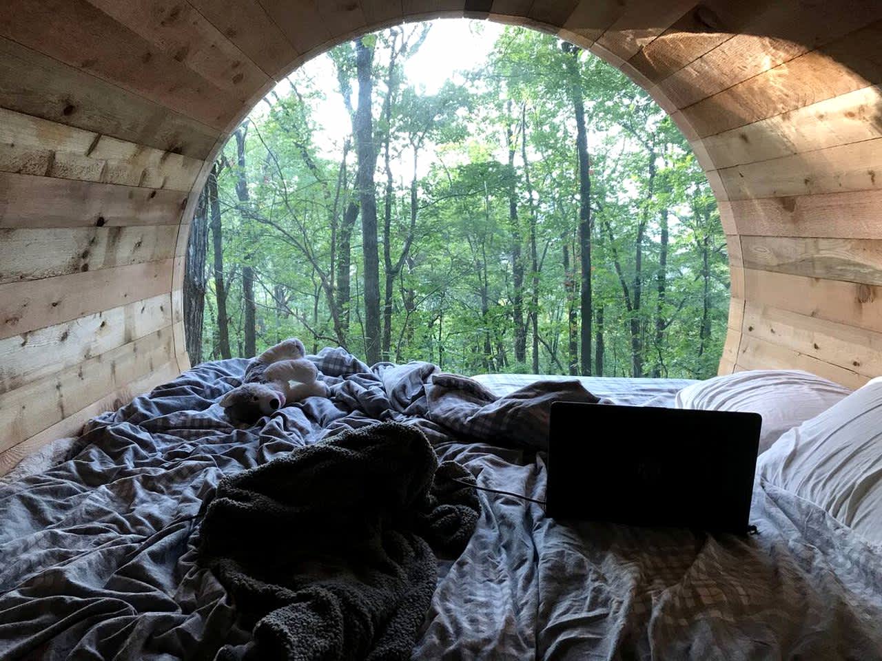 Eco-Friendly Tree House Pods for a Georgia Glamping Experience ...