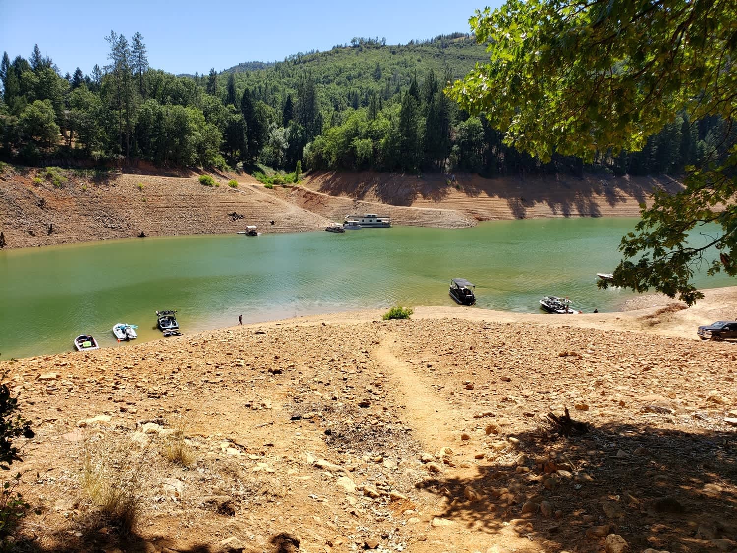 Lakeshore Villa RV Park - Hipcamp in Lakehead, California