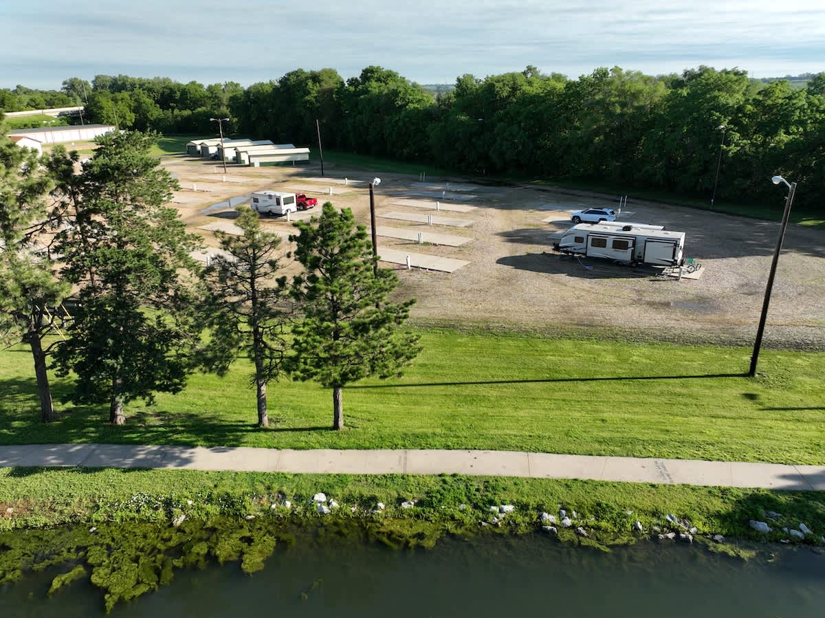Long's Creek RV Park - Hipcamp in Auburn, Nebraska