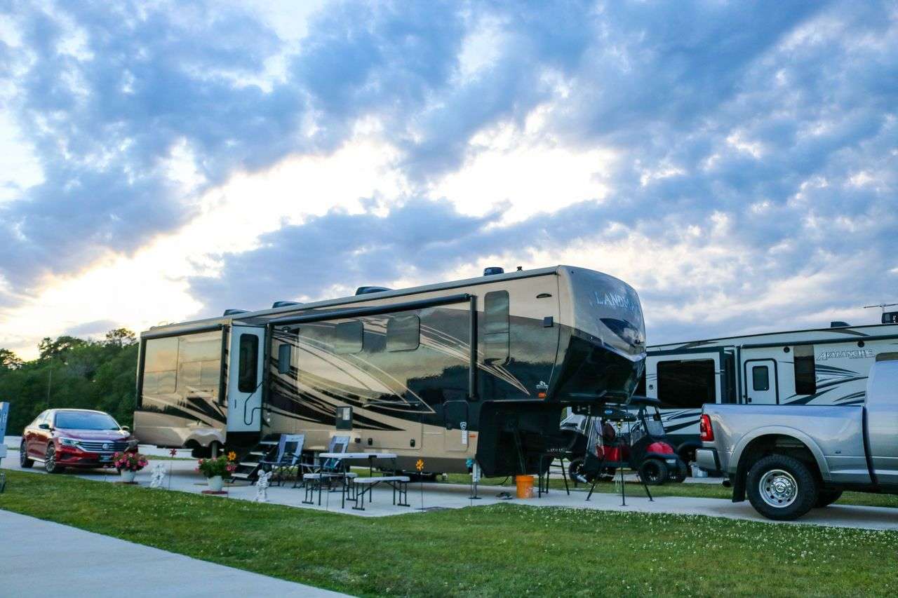 East Fork RV Resort - Hipcamp in Cleveland, Texas