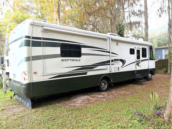 Lake Rousseau RV Resort - Hipcamp in Crystal River, Florida