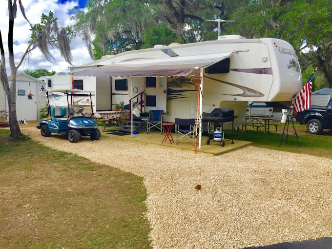 Lake Rousseau RV Resort - Hipcamp in Crystal River, Florida