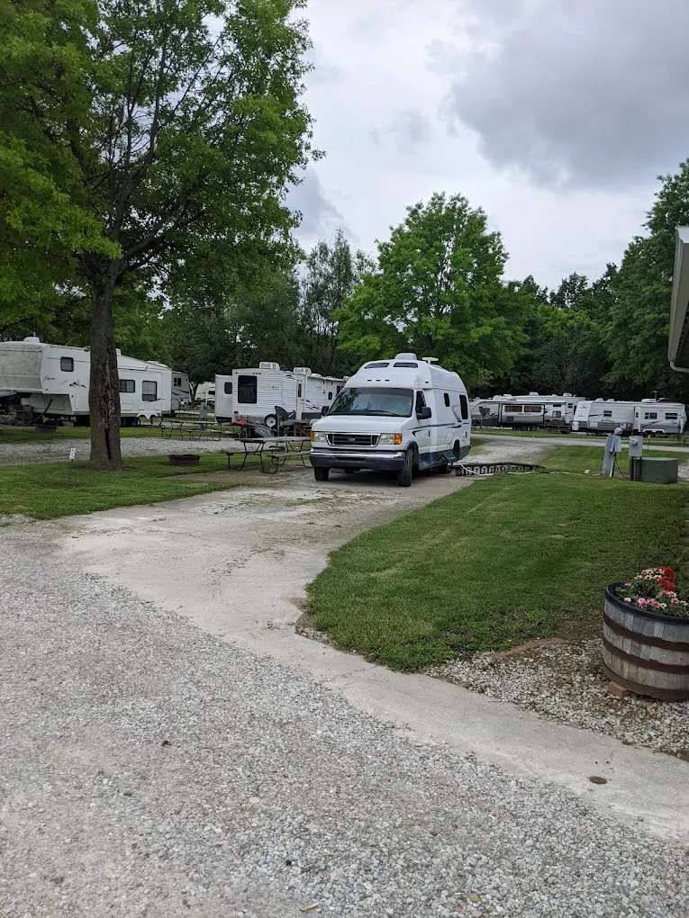 Cozy Corner RV Park - Hipcamp in Clinton, Missouri