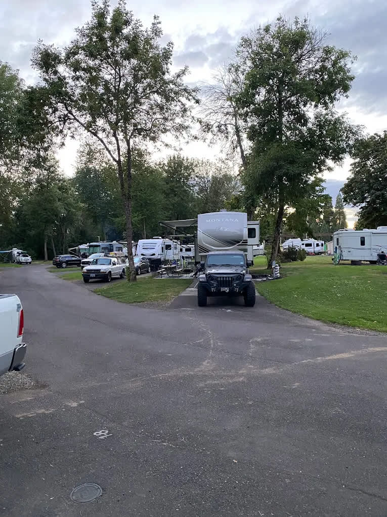 Gills Landing RV Park - Hipcamp in Lebanon, Oregon