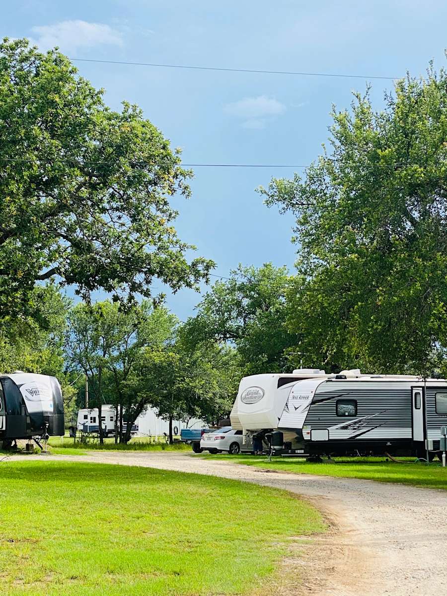 Rolling Creek RV Park Llc - Hipcamp in Weatherford, Texas