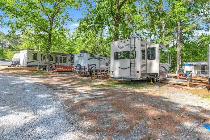Shady Lake RV Park - Hipcamp in Leesville, Louisiana