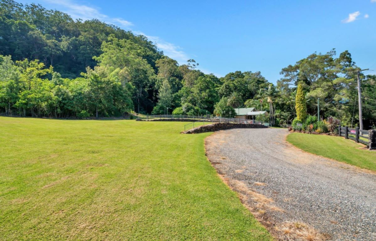 Natural Arch Cafe - Hipcamp in Natural Bridge, Queensland
